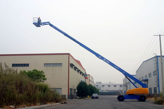 Boom Lift Transport Melbourne | Tilt Tray Transport Services